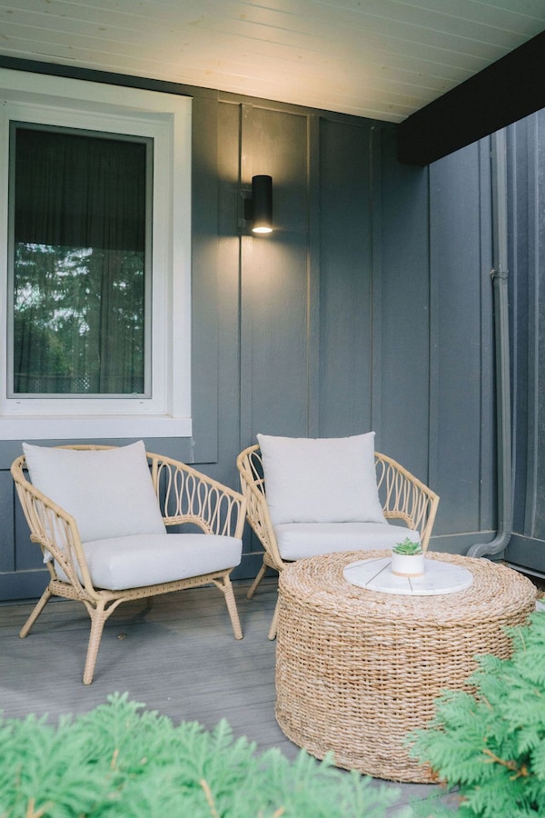 Garden Cottage Pet Friendly W/ Complimentary Sandbanks Park Pass - Prince Edward