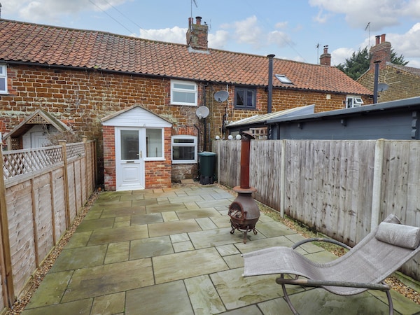3 Victoria Cottages, With Open Fire In Heacham - Old Hunstanton
