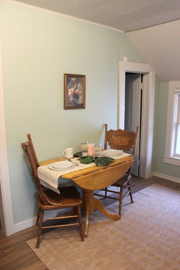 Cozy Second-floor Stylish & Comfortable Stay - Minneopa State Park, Mankato