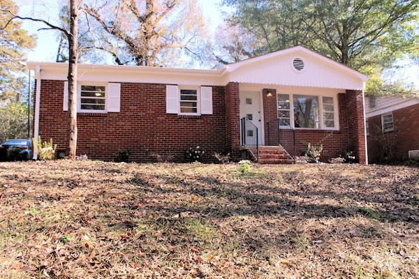 Historic Oaklawn Park Bungalow - Charlotte, NC