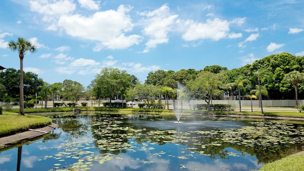 Wg-near Beaches And Img, Pool, Tennis, Pickleball, Shorewalk Condo 2 Bedroom/2 Bath Lake View - 브레이든턴