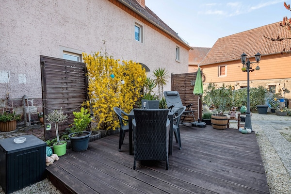 Ferienwohnung 'Regina Mit Sitzecke' Mit Privater Terrasse Und Wi-fi - Querfurt
