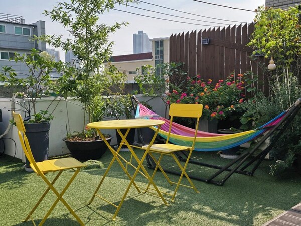 Seoul Charming Rooftop House With Trees And Flowers ! - Seul