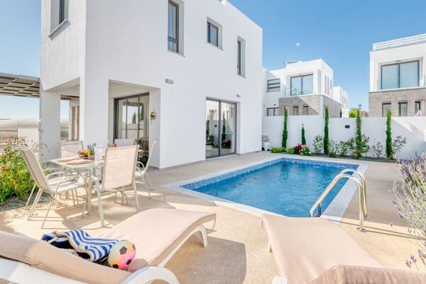 Luxurious Villa Alasia In Paralimni - Фамагуста