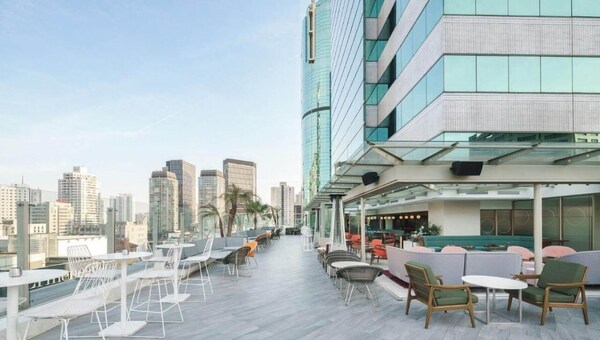 Spacious 2 Bedroom Apartment At At Huaihai Road Huangpu Shanghai - Shanghai