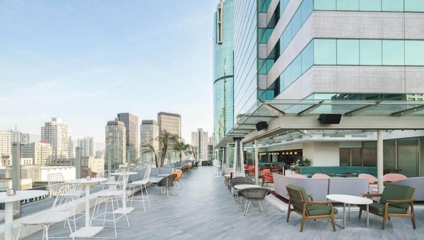 Spacious 2 Bedroom Apartment At At Huaihai Road Huangpu Shanghai - Shanghai
