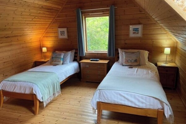 Luxury 3 Bedroom, 3 Bathroom Lodge With Hot Tub - North Wales