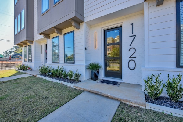 Million Dollar Rooftop - Luxe Townhouse With Roof Terrace, Kitchen, & Firepit - Bryant-Denny Stadium - Tuscaloosa