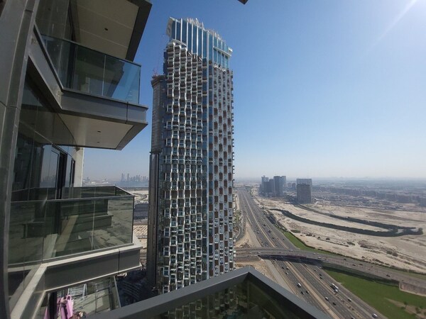Skyline Escape: Modern City View - Dubai