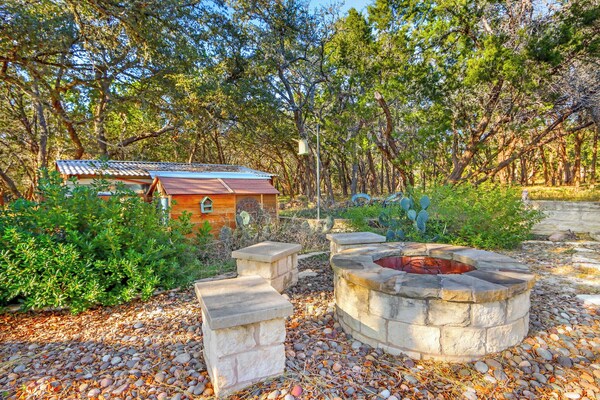 The Cottage At Starlight Meadow - Driftwood, TX