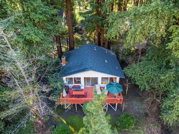 G's River View!new On River & Golf Course! Clean & Enchanting Vacation Cabin! - Guerneville, CA