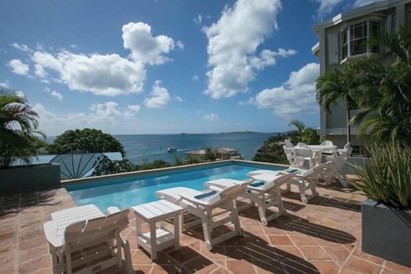 Experience The Exquisite Mango Serenity, A Spacious Condo That Offers Breathtaking Views And An Abundance Of Comfort.  Discover Your Perfect Getaway Today! - Saint John