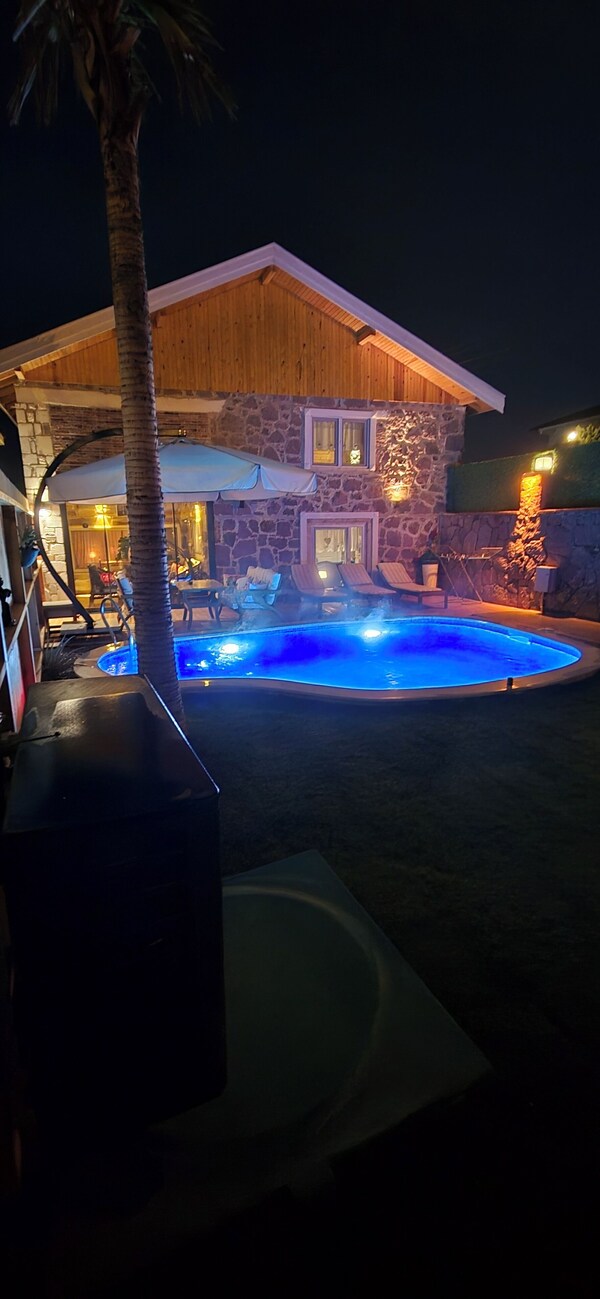 Charming 2-bedroom Stone House With  Heating Svimming Pool Pleasant İzmir - İzmir