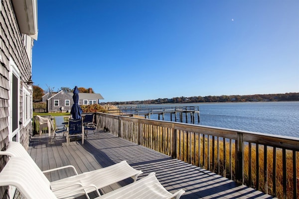 2025 Bell Buoy: Adorable Cottage W/ Sparkling Town Cove Views, Pet Friendly! - Eastham, MA