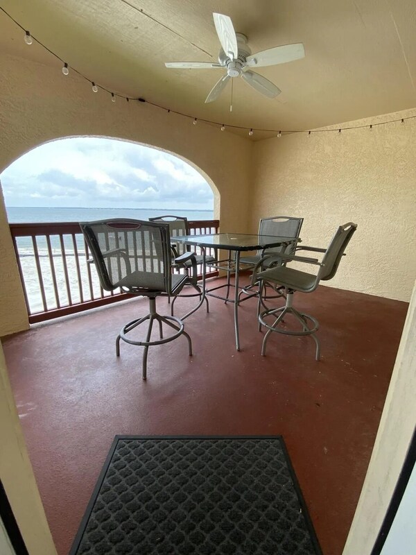 "Bienvenue" New Listing! Charming Condo With Stunning Water Views! - Navarre, FL
