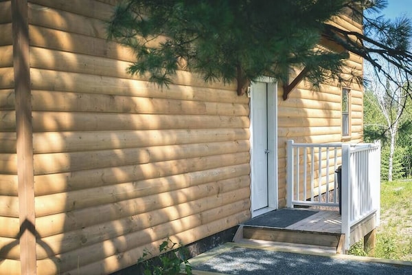 Deer Run Cabin - Lakewood Park Cabins - Kenora