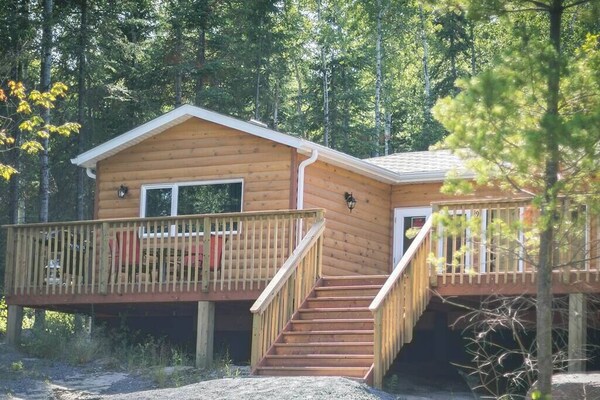 The Lily Pads Cabin - Lakewood Park Cabins - Kenora
