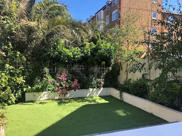 Scandi Cottage In The Old Town W/ Private Parking, Garden & Log Burner - Broadstairs