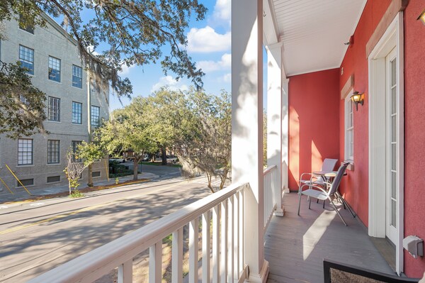 Abercorn And York  Historic Charm Meets Modern Comfort - Savannah, GA