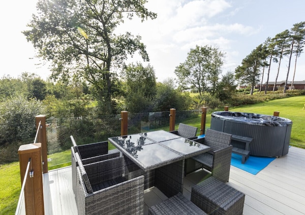 The Cedar Lodge - Two Bedroom House, Sleeps 4 - Northumberland