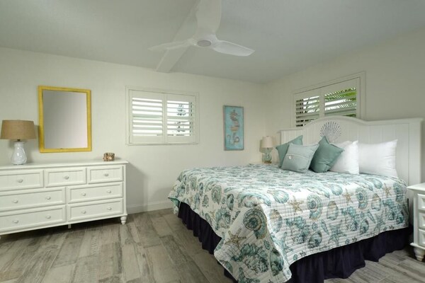Ultimate Family Beach Getaway | Near Melbourne Beach Pie | Pets Are Allowed - Melbourne Beach, FL