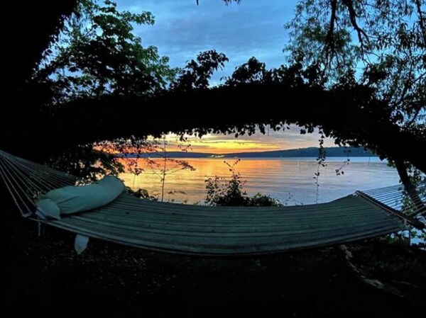 Beautiful 3b/3b Lake House W/ Stunning Views - Lansing, NY