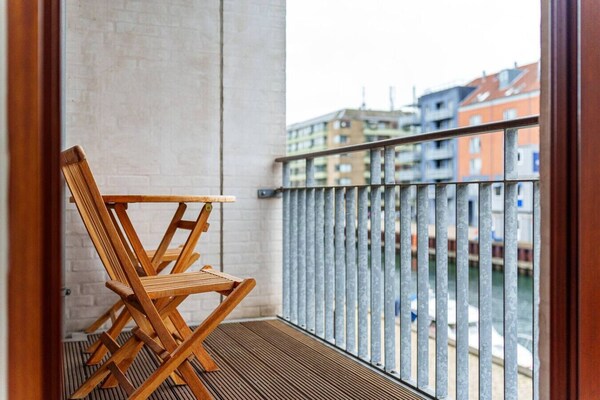 Charming Christianshavn Apartment With Canal Views - Copenhagen