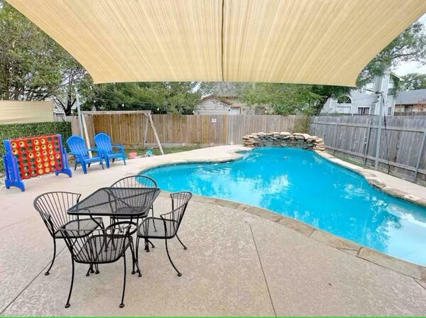 Pool House Near Downtown Round Rock - Round Rock, TX