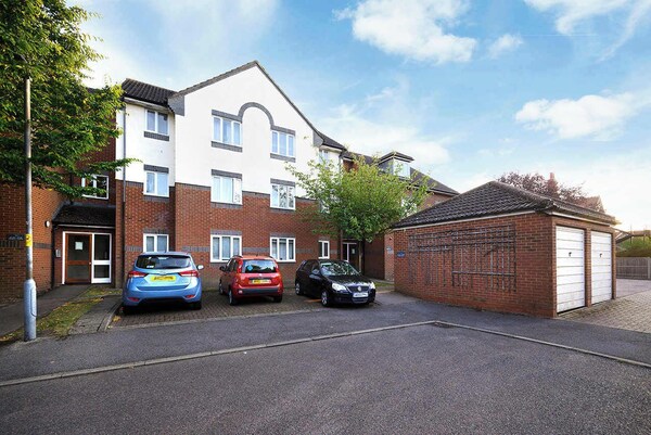Lovely One Bed Flat In Bushey - Watford