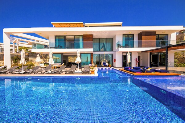 Villa For 10, Fantastic Views Overlooking Kalamar Bay, Infinity Pool - Kalkan
