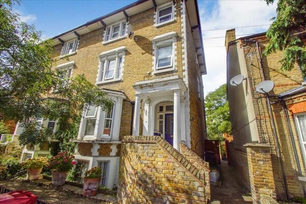 Comfy Garden Flat Central Slough Near Windsor - Slough