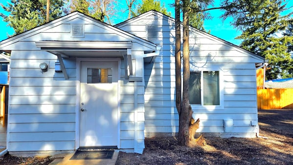 Cozy Small Home One Bedroom - Troutdale, OR