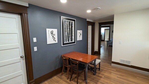 Koreana Downtown Apartment 4 - Decorah, IA