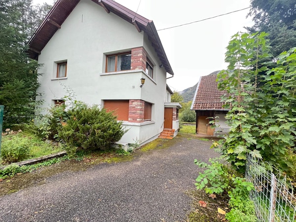 Ferienhaus 'Pipala' Mit Bergblick, Privatem Garten Und Wi-fi - Orbey