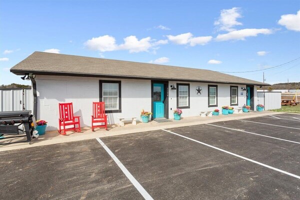 Charming 2-bedroom 1-bath Duplex At Joy Rv Resort In Copperas Cove, Texas - Copperas Cove, TX