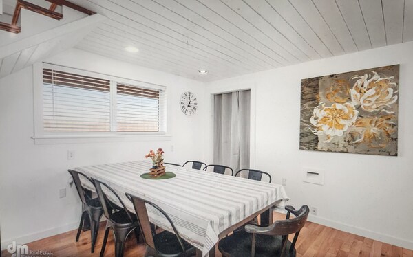 Welcoming 5-bedroom Lakefront House With Wifi In Charming Big Lake - Wasilla, AK