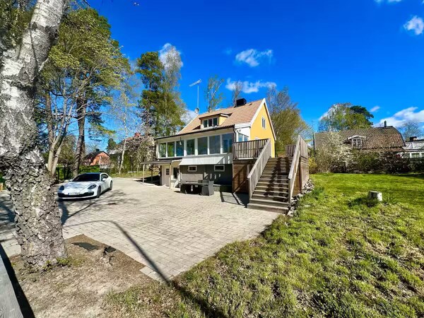 Large Villa In Danderyd - Near Subway & Golf Course - Stockholm