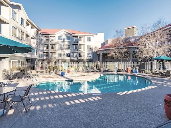 1 King Bed, La Quinta Inn, Hot Tub, Minutes From Flagstaff Extreme - Flagstaff
