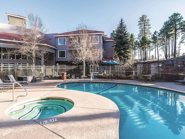 King Bed Suite, La Quinta Inn, Poolside Loungers, Near Flagstaff Grand Canyon - Flagstaff, AZ