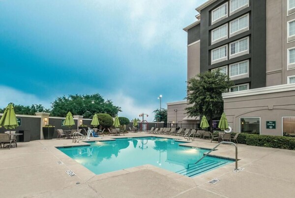 Heart Of Adventure: Relax In Comfort Near Six Flags & At&t Stadium! - Fort Worth, TX
