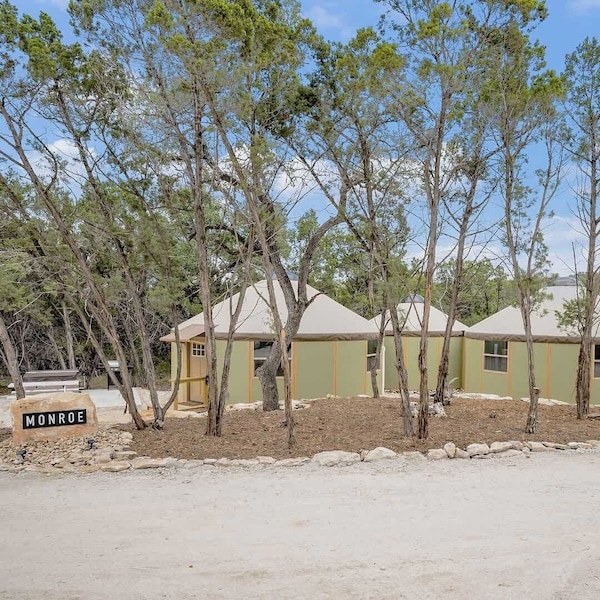 New Listing! Luxury Monroe Yurt-cabin W Private Hot Tub In Hill Country! - Wimberley, TX