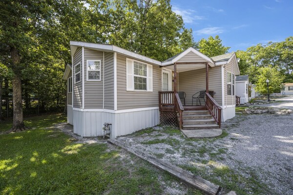 Brand New Two Bedroom: Near The Caverns - Monteagle, TN