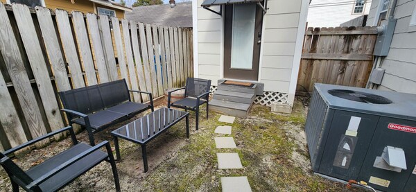 Walk West Cola Mini Pad | Tiny House | Shared Yard - Colúmbia, SC