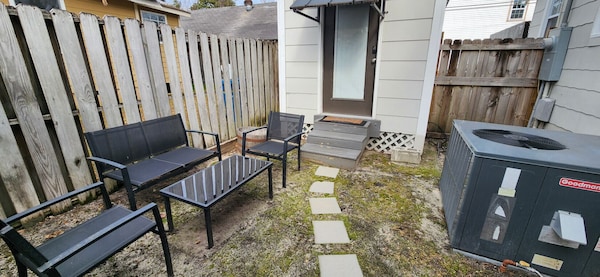 Walk West Cola Mini Pad | Tiny House | Shared Yard - Colúmbia, SC