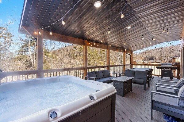 Luxurious New 4 Bd Lodge, Ticket & Golf Discounts - Branson, MO