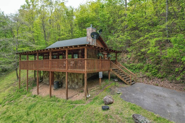 Over The Hills And Far Away! Smoky Mtns Cabin! - Townsend, TN