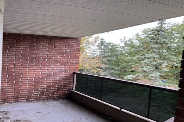 1 Bedroom Apartment In Residential Area In Montreal. 5min Walk To Shopping Mall. - Lasalle