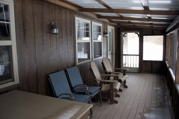 Secluded Cottage, Sleeps 4, Private And Peaceful - 伊利諾伊州