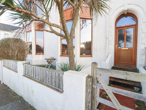 Mermaid's Rest, Pet Friendly, Country Holiday Cottage In Newquay - Fistral Beach
