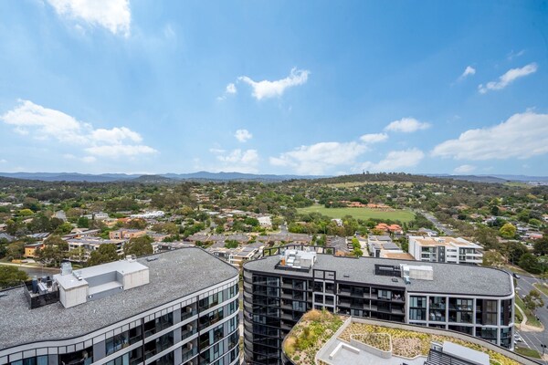 Modern 2-bed Apartment With Premium Amenities - Canberra